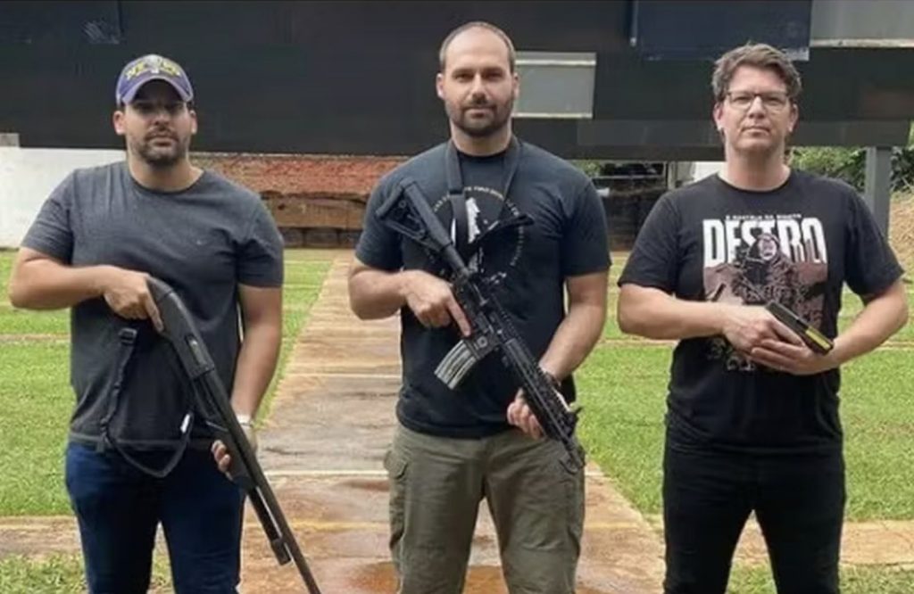 Dono de casa milionária no Texas, aliado de Eduardo Bolsonaro declarou ...
